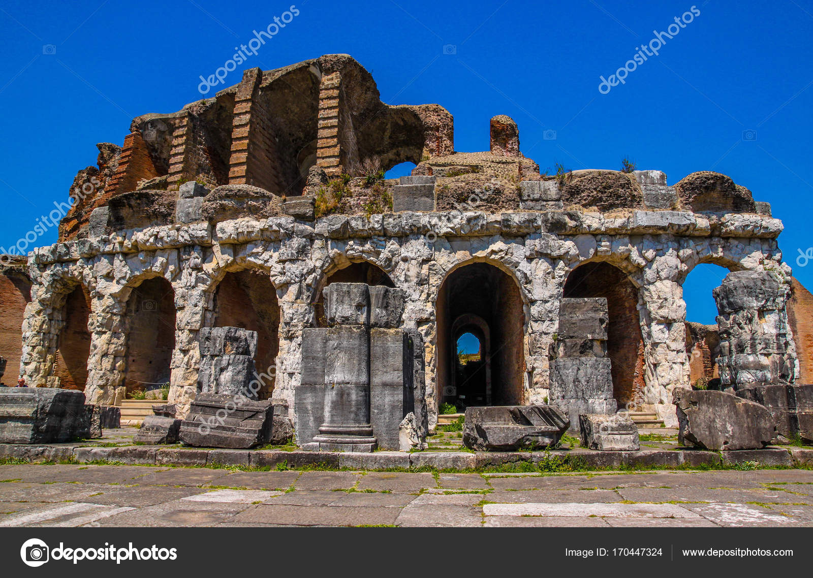 Santa Maria Capua Vetere Amphitheater in Capua city — Stock Photo ... Santa Maria Capua Vetere Amphitheater in Capua city — Stock Photo ...