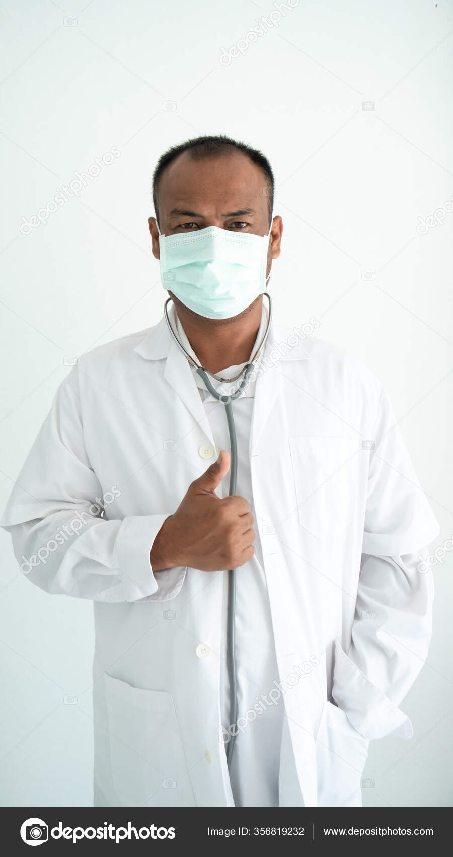 Doctor Wearing Mask Face — Stock Photo © ruttapum2 #356819232