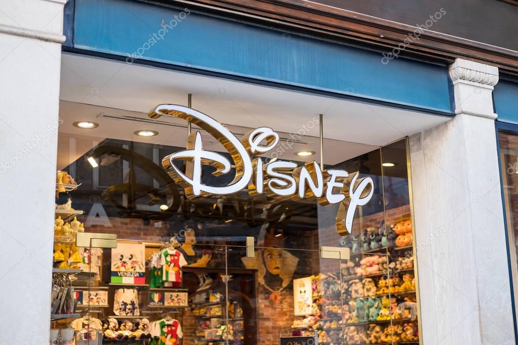 Venecia, Italia - 21 de mayo de 2017: Vista exterior de Disney Store en ...