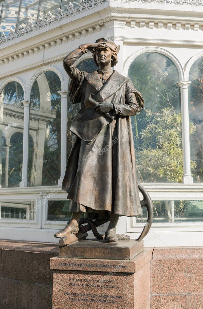 liverpool, Inglaterra, 05 / 05 / 2017 Estatua de piedra exploradora de ...