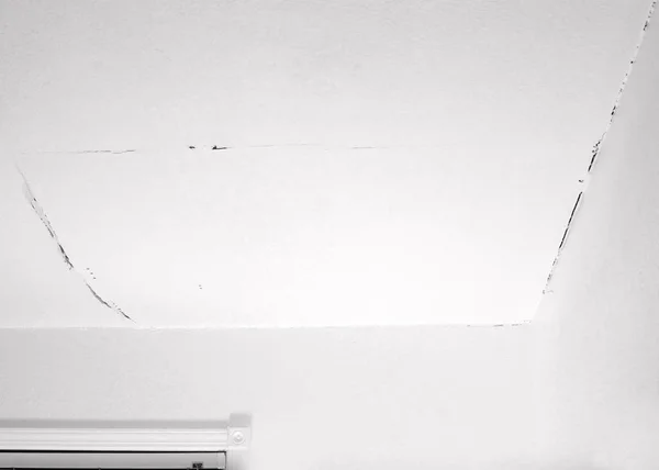 Cracks in ceiling Stock Photos, Royalty Free Cracks in ceiling Images ...