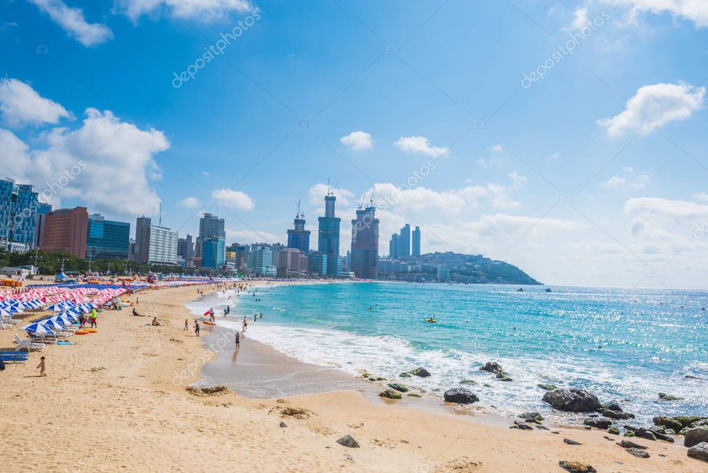 BUSAN, COREA DEL SUR - 03 DE AGOSTO: Haeundae Beach en agosto 03,2017 ...