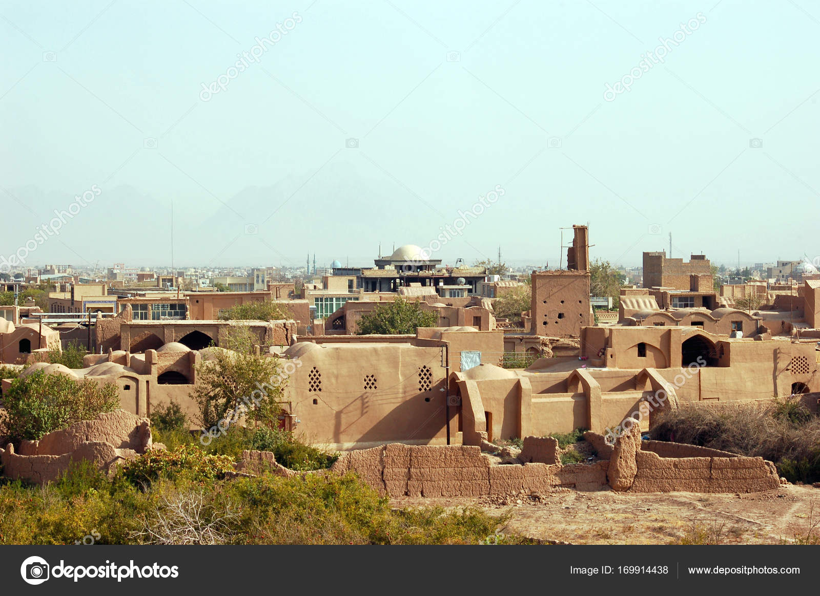 Meybod old town, Iran — Stock Photo © LukaKikina #169914438