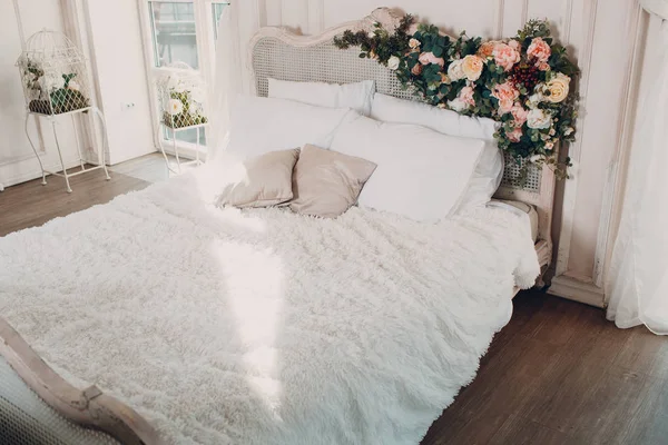 Pretty bed Stock Photos, Royalty Free Pretty bed Images | Depositphotos