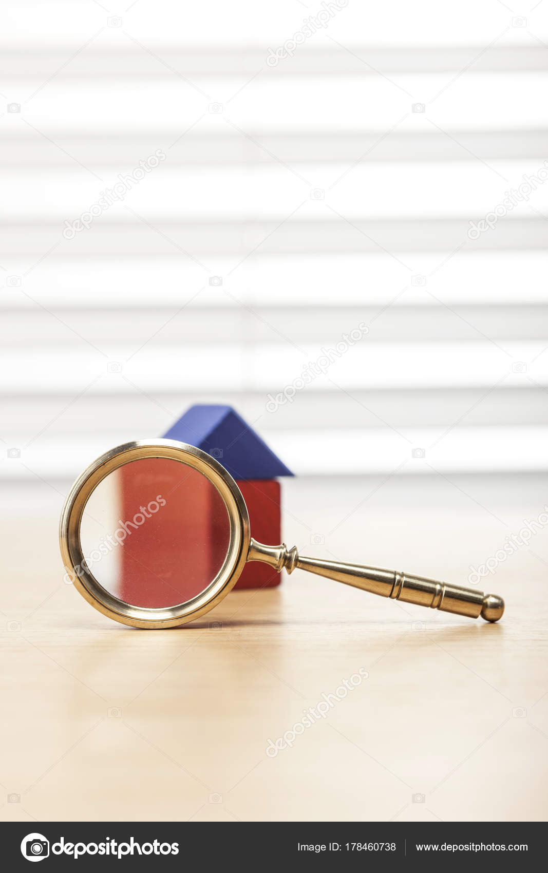 Look Block House Magnifying Glass — Stock Photo © earlyspring #178460738