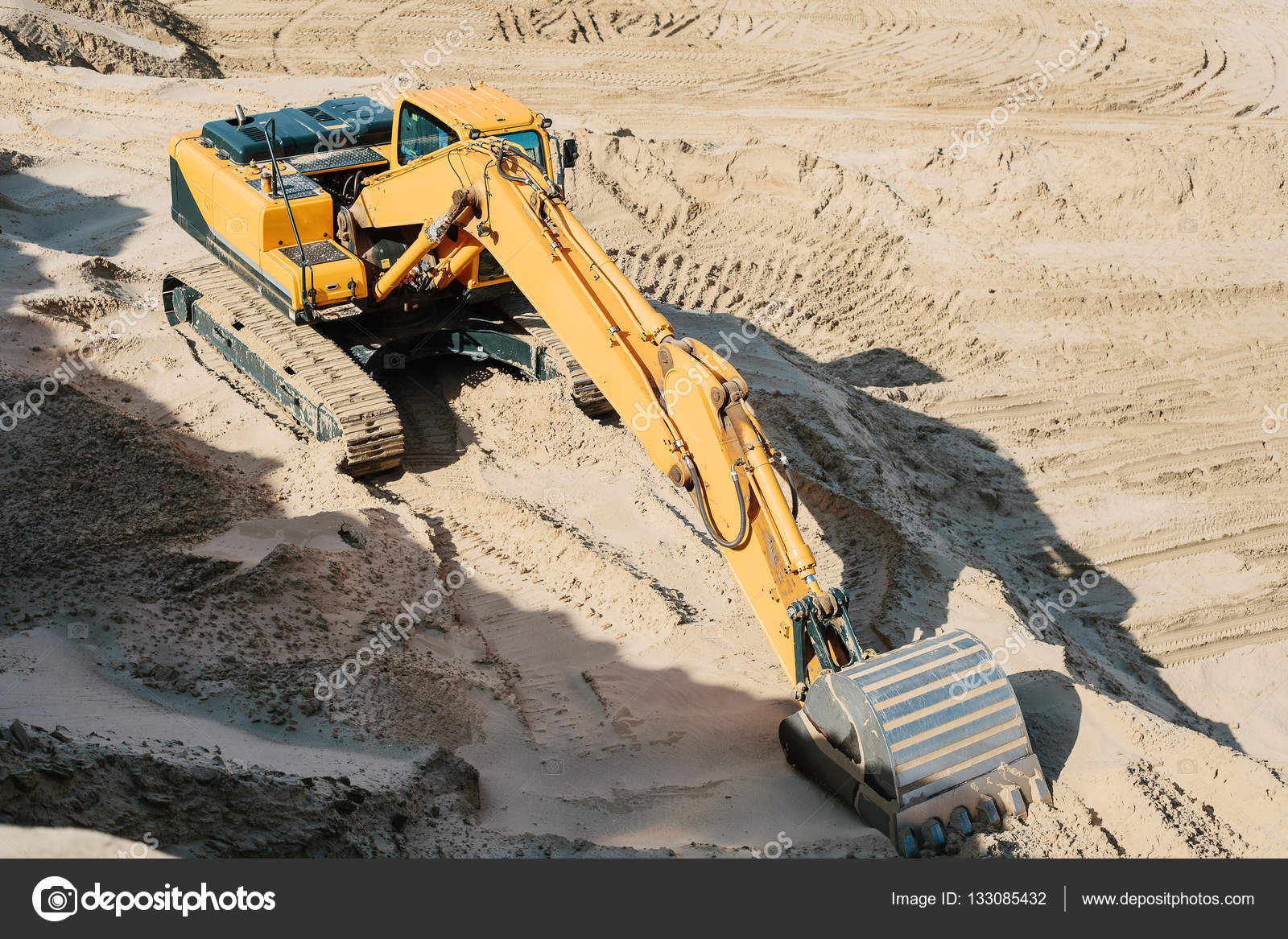 Industrial extraction of sand. Stock Photo by ©fransz 133085432
