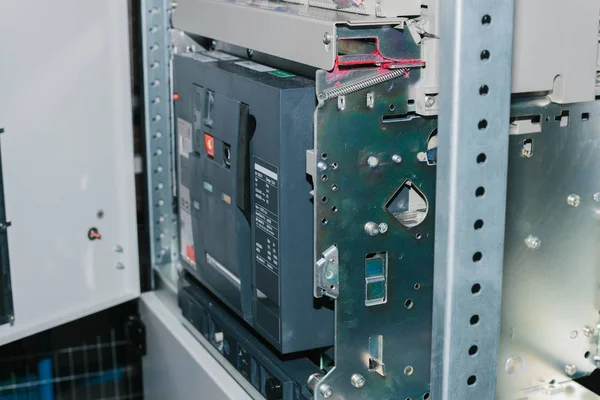 Manufacture of low-voltage cabinets. Modern smart technologies in the ...