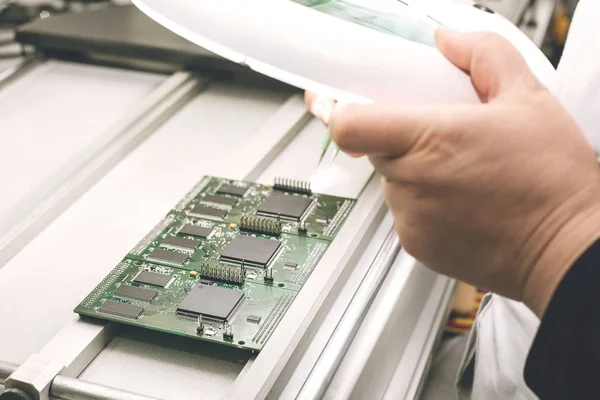 Computer expert Images - Search Images on Everypixel