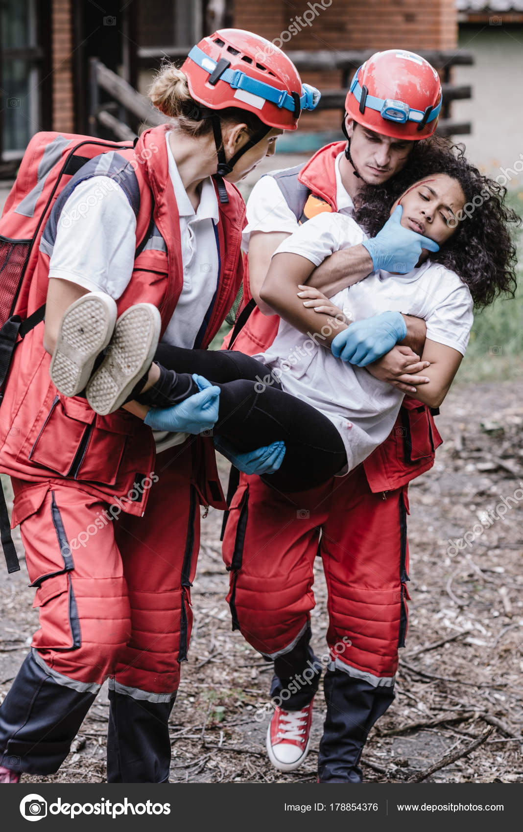Rescue Team Evacuating Female Victim Rescuers Action — Stock Photo ...