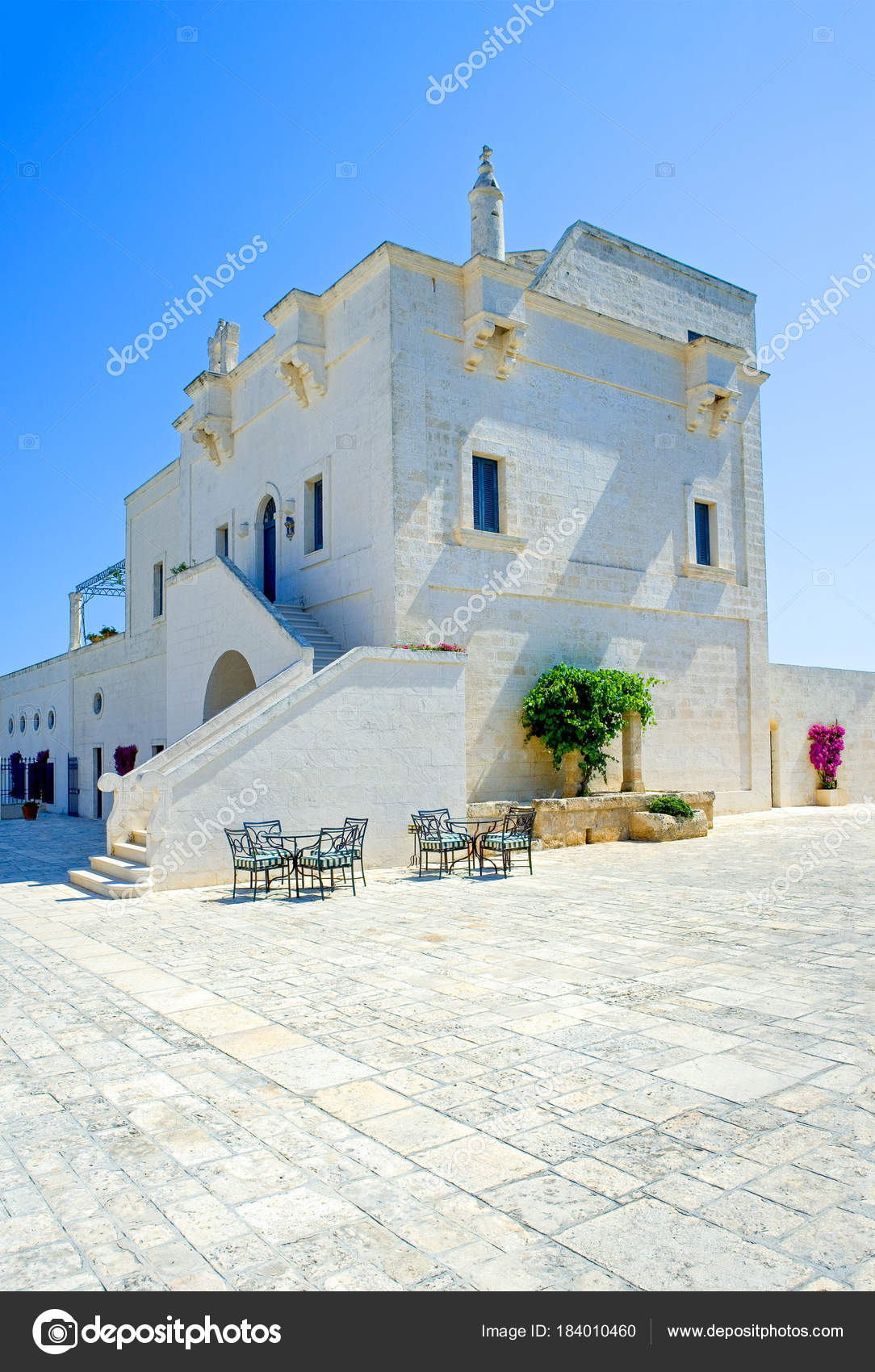 The ancient rural farms in Puglia — Stock Editorial Photo ...