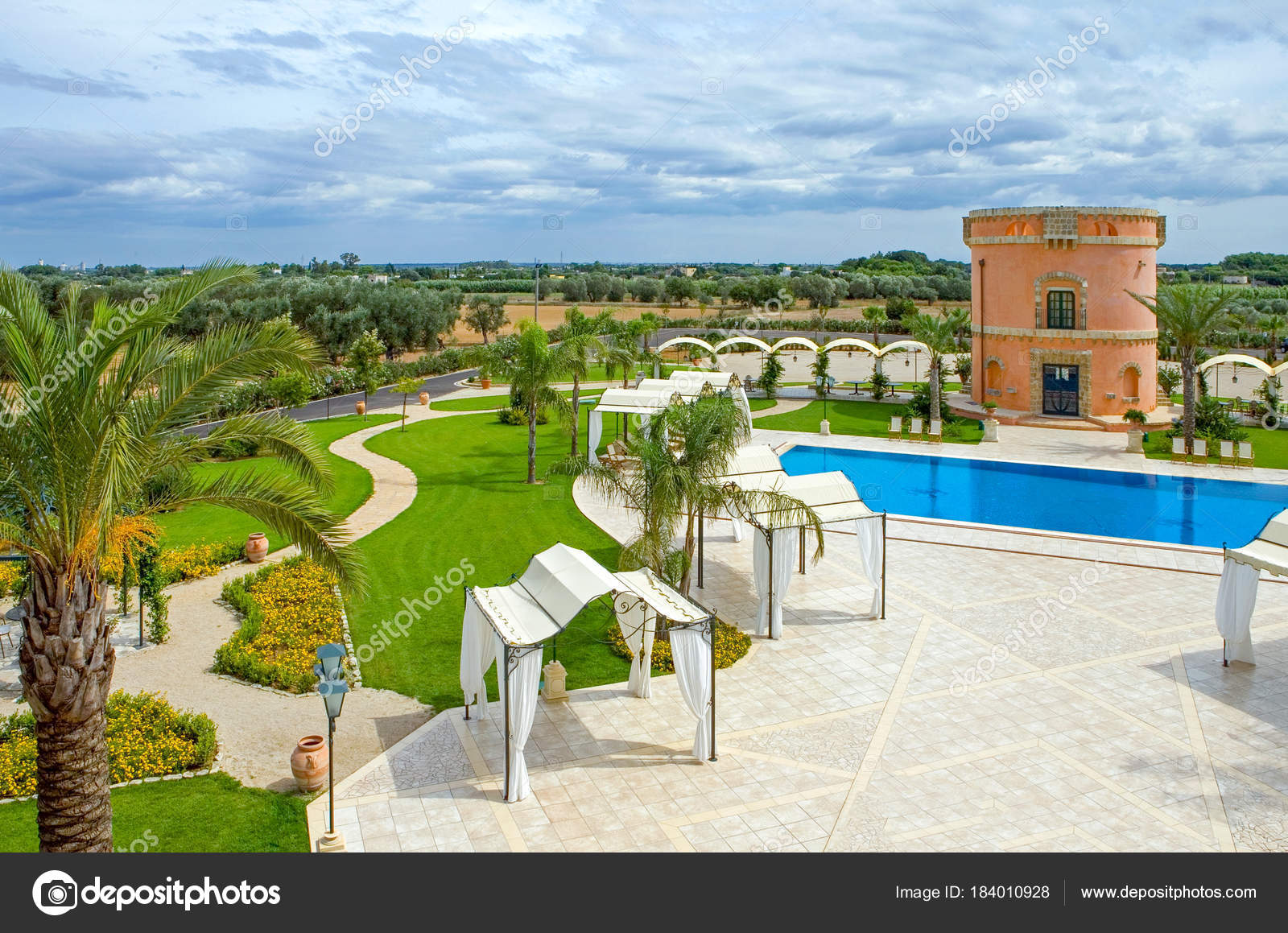 The ancient rural farms in Puglia — Stock Editorial Photo ...