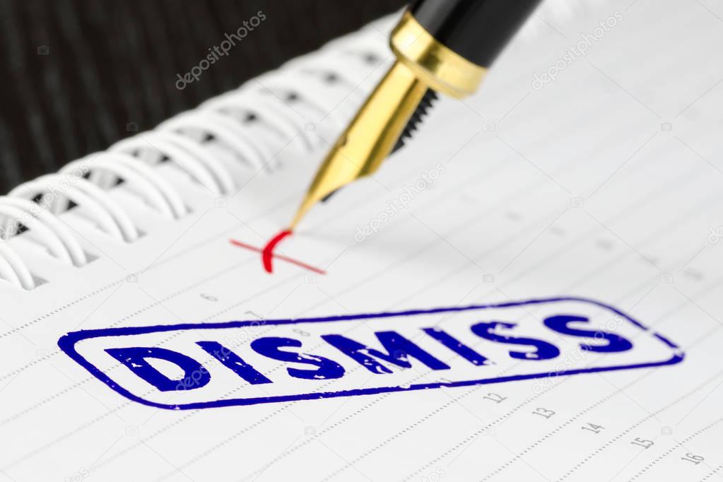 Despido de sello y pluma estilográfica de cerca. 2022