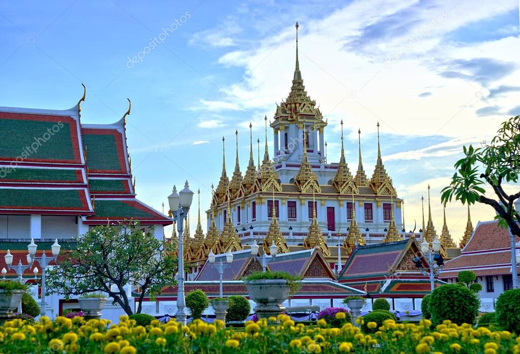 Loha Prasat, El castillo met lico cubierto con pan de oro en de W 2024