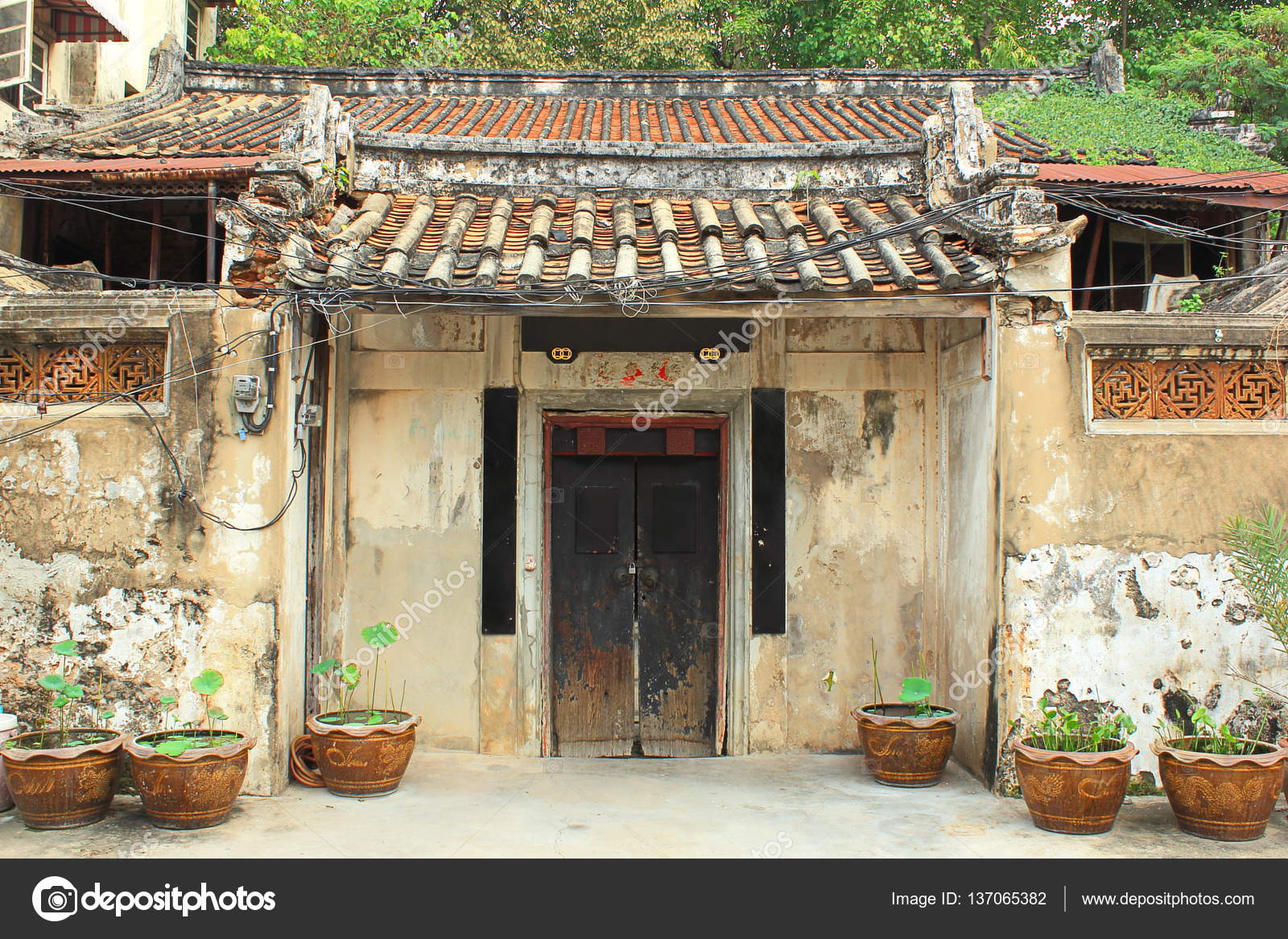 The architectural style of an ancient chinese houses Stock Photo by ...