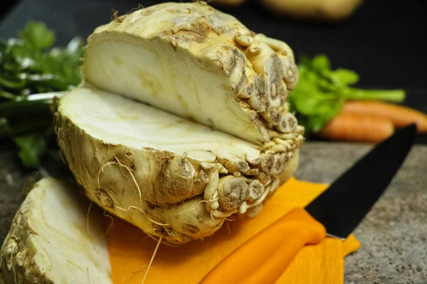 Raíz de apio - cuñas de apio, fuente de vitamina, alimentos frescos y ...