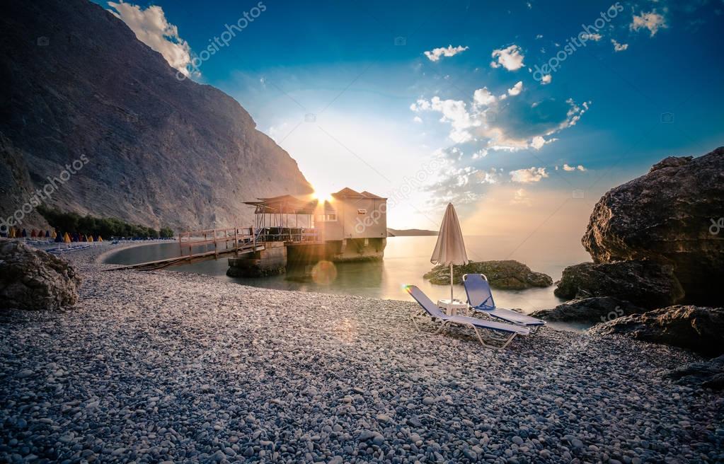 Playa Glyka Nera (Agua Dulce o Agua Dulce). Vista de la remota y famosa ...