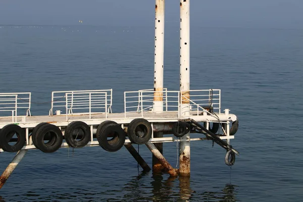 Sea platform Stock Photos, Royalty Free Sea platform Images | Depositphotos