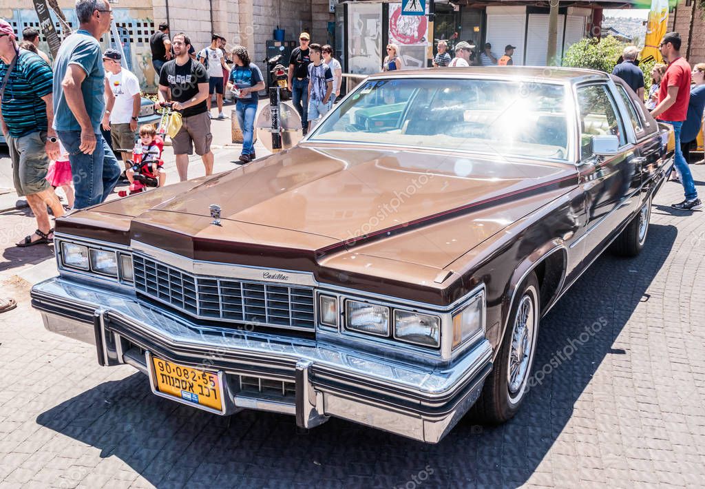 Old Cadillac at an exhibition of old cars in the Karmiel city – Stock ...
