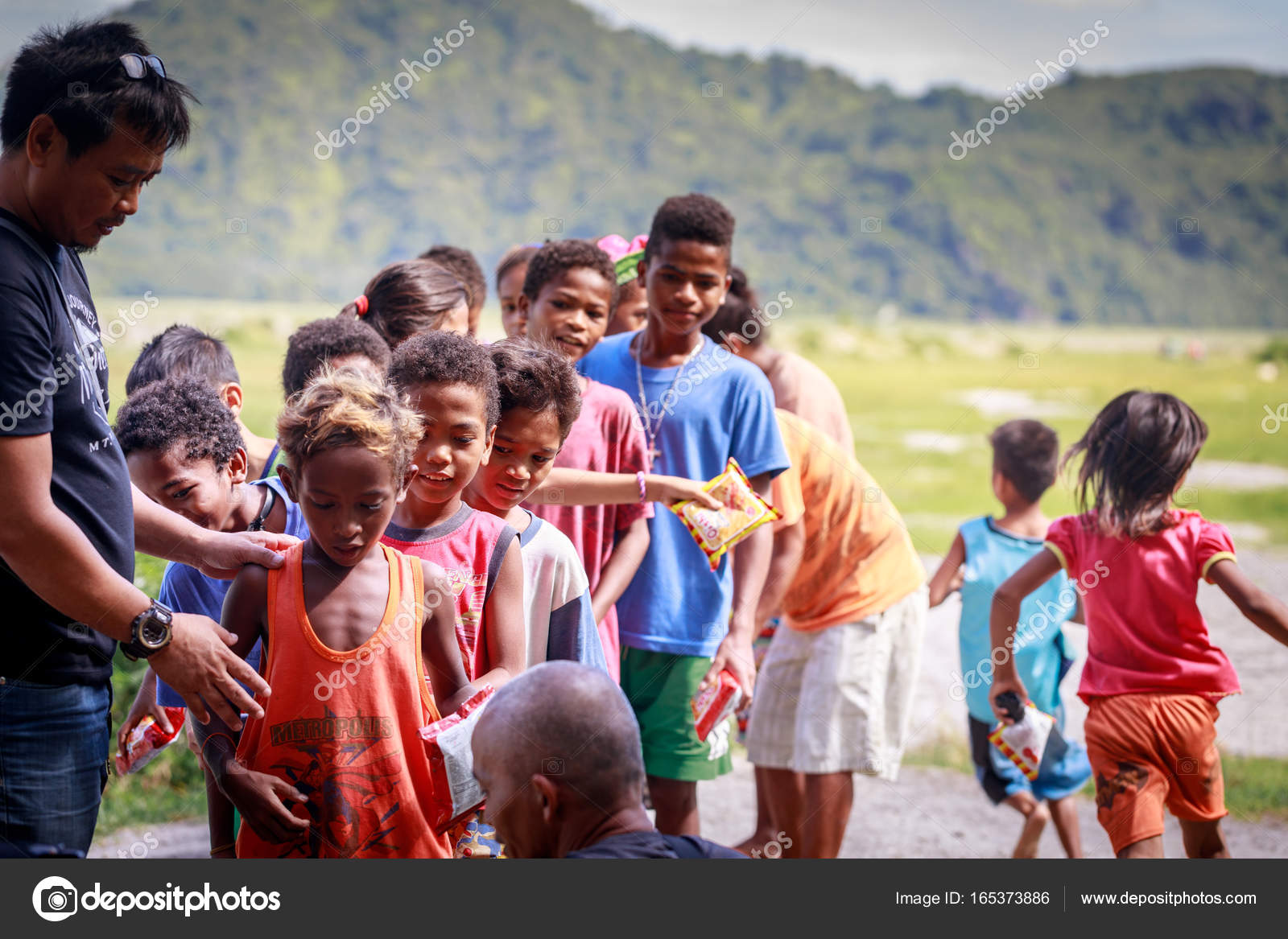 Filipino Children Helping Others