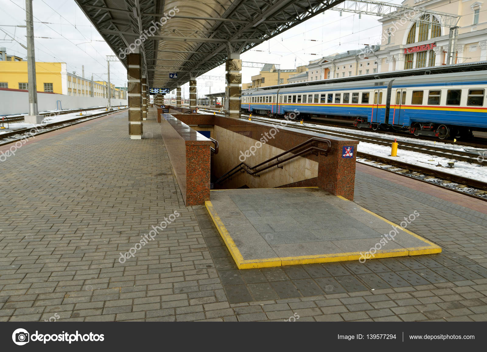Railway station platform. Stock Photo by ©parasunak.yandex.ru 139577294
