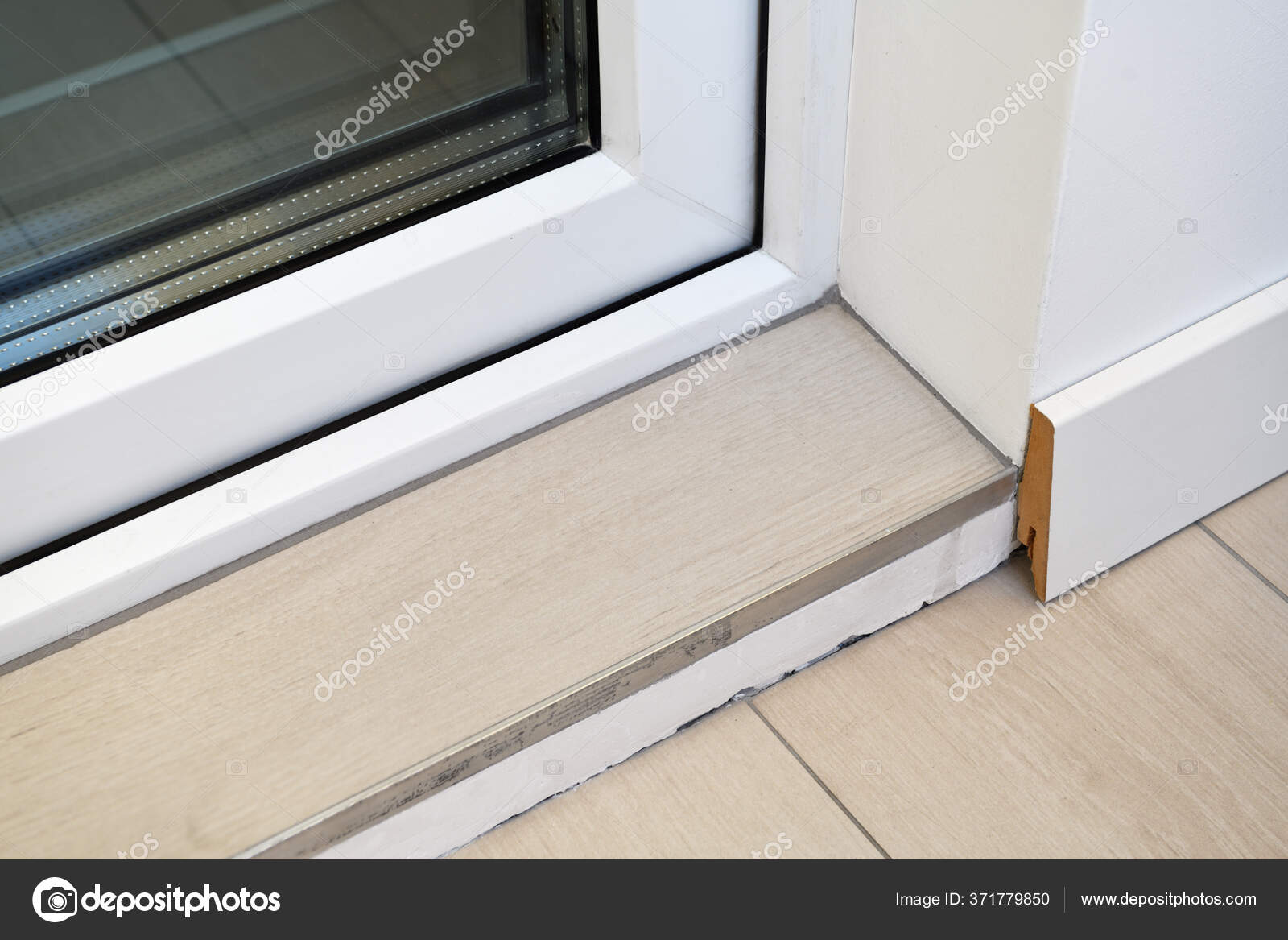 Poor Decoration Threshold Ceramic Tiles Mdf Skirting Board Poorly ...