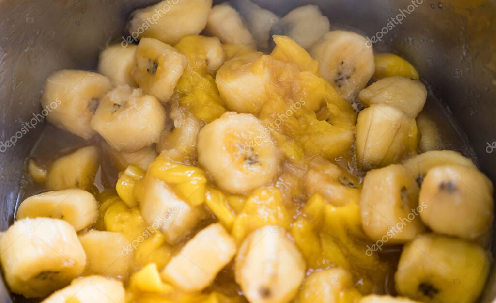 Minatamis na saging es un postre filipino elaborado con plátanos de ...