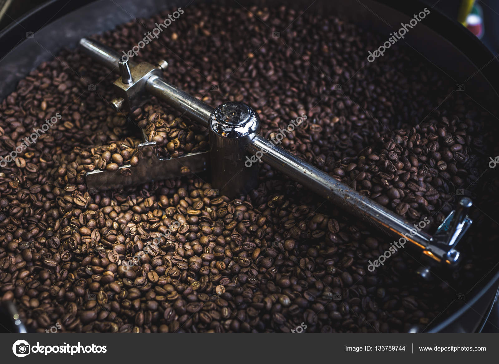 Process of roasting and mixing coffee. — Stock Photo © olegbreslavtsev ...