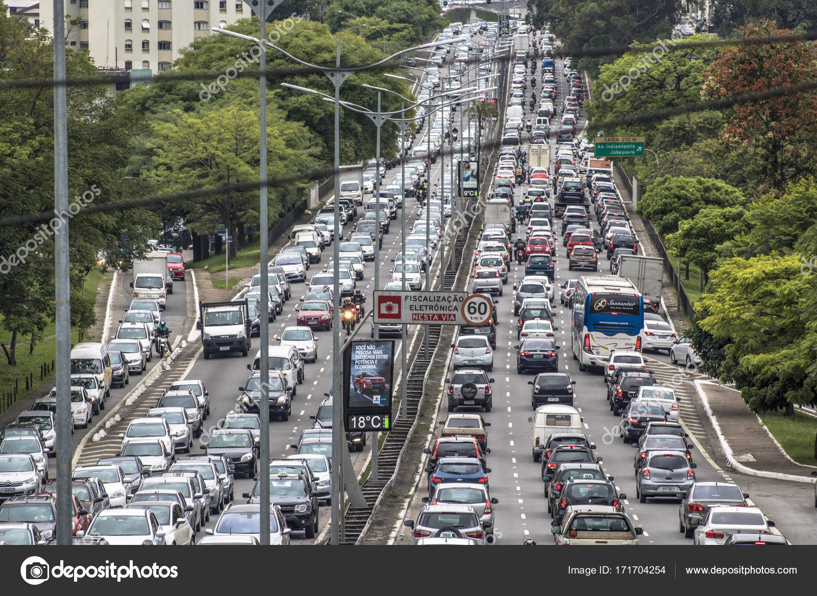 Heavy traffic in the North South Corridor, at the Rubem Berta Avenue ...