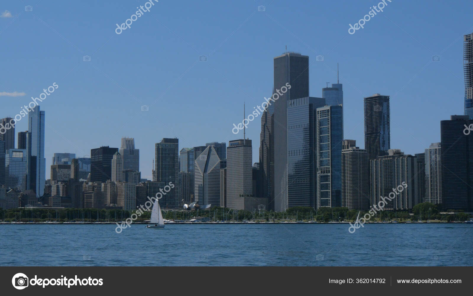 The High rise buildings of Chicago downtown - CHICAGO, UNITED STATES ...