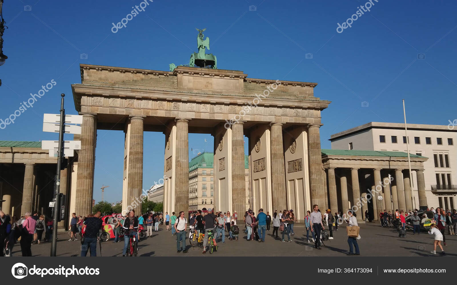 La Puerta de Brandeburgo en Berlín llamada Brandenburger Tor - hito famoso - CIUDAD DE BERLÍN ...