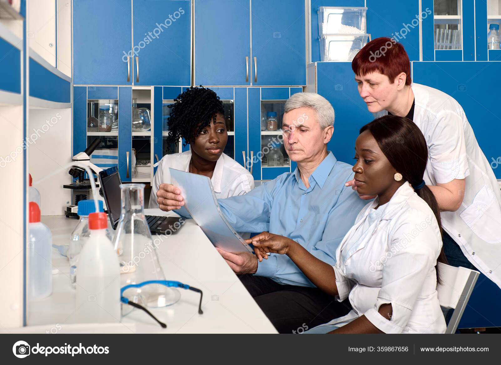 Multicultural Team Scientists Medics Test Lab Hospital Discussing Test ...