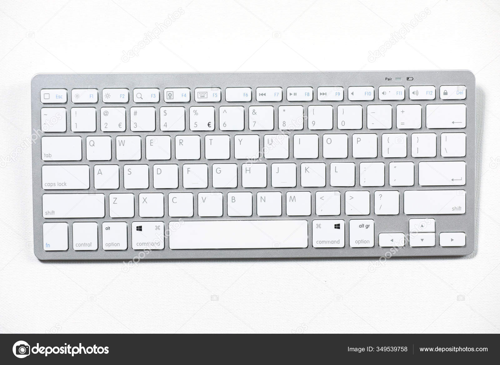 White Keyboard Isolated White Background — Stock Photo © Kovalevich28 ...