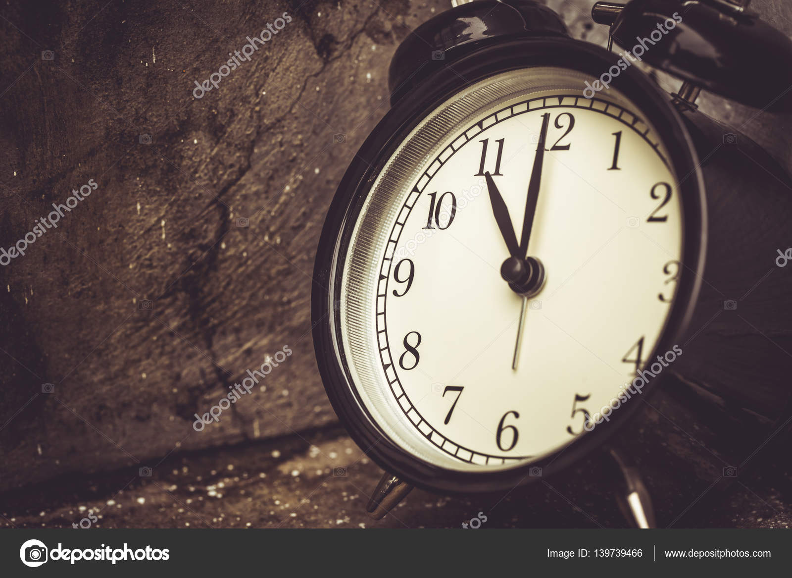 11 horas retro relógio vintage tom de cor marrom . fotos, imagens de ...