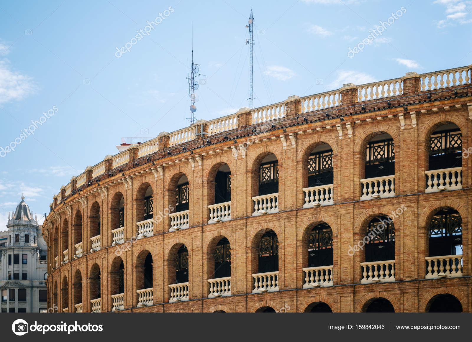 Plaza de Toros en Valencia, España — Foto de stock #159842046 © bortnikau