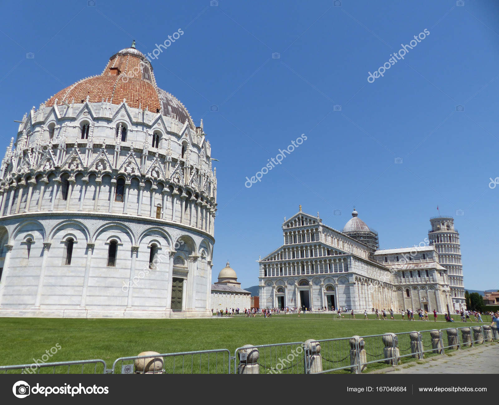 The square of Miracles, Pisa – Stock Editorial Photo © strobl.r #167046684