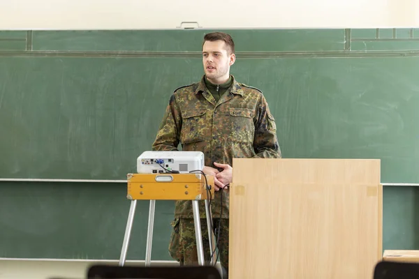 Soldado aleman guapo images libres de droit, photos de Soldado aleman ...