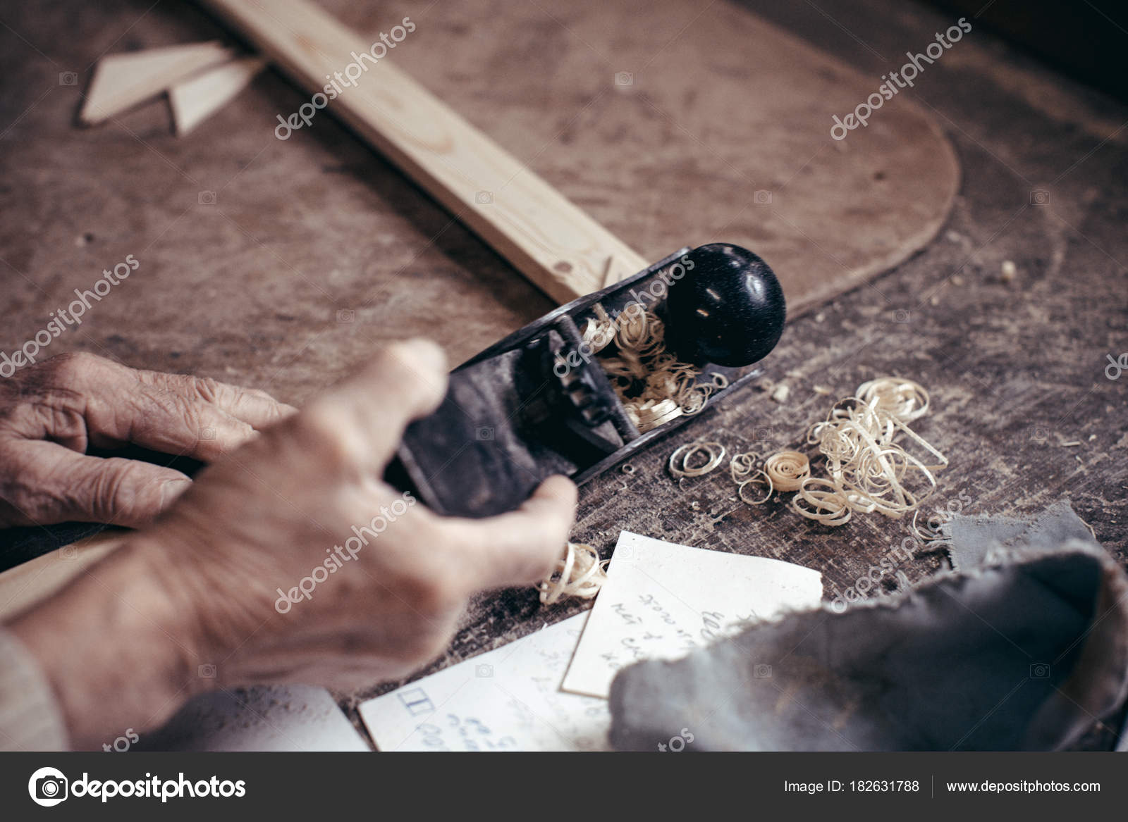 The carpenter makes frames. — Stock Photo © accent-p.mail.ru #182631788