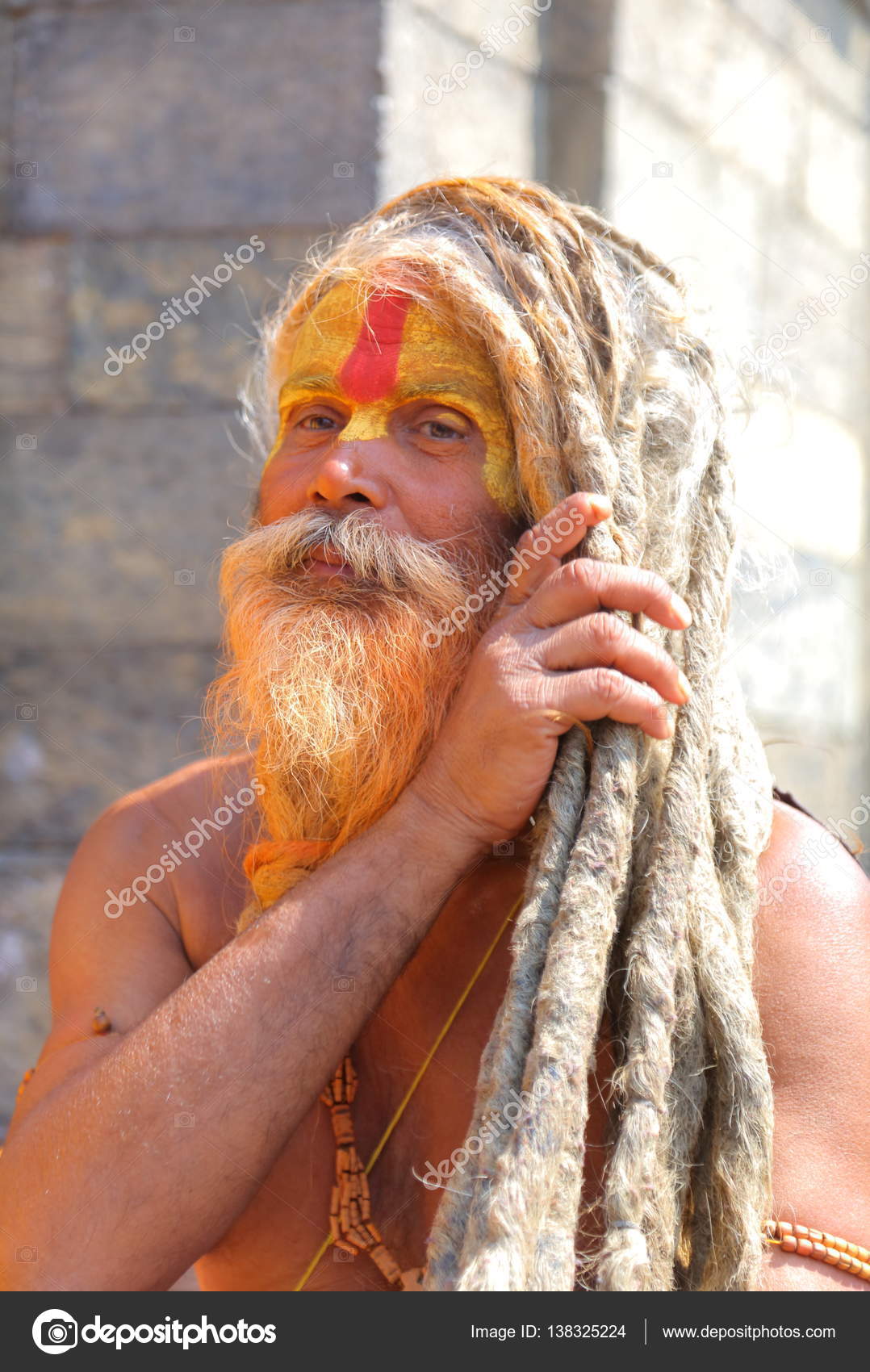 Old man in Pashupatinath – Stock Editorial Photo © YuryBirukov #138325224