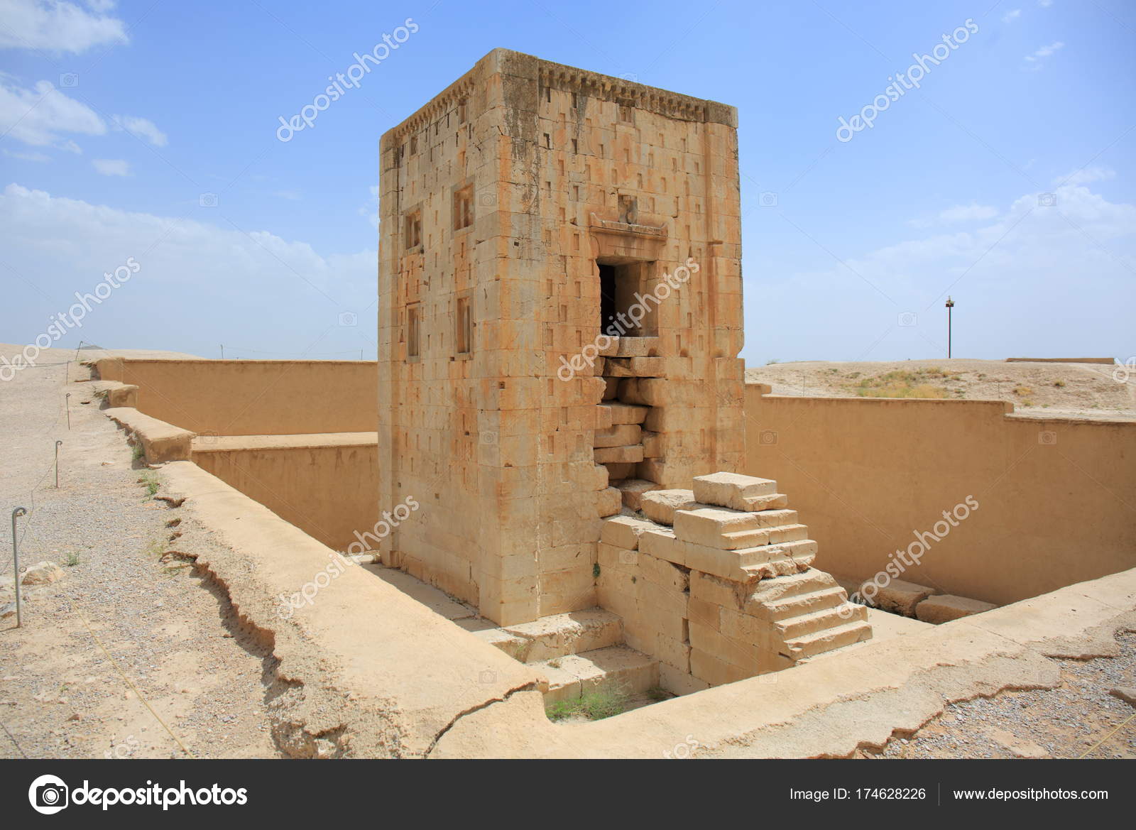 Rock Tombs Naqsh Rostam Iran — Stock Photo © YuryBirukov #174628226