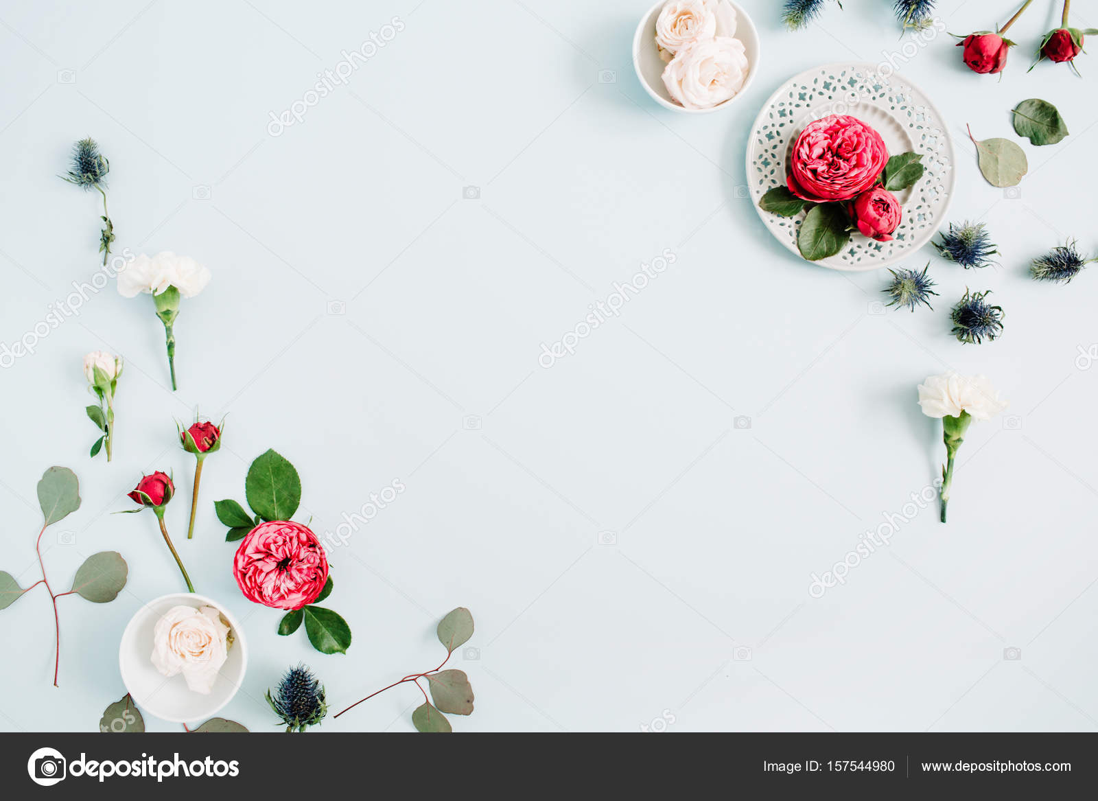Frame made of fresh flowers Stock Photo by ©maximleshkovich 157544980