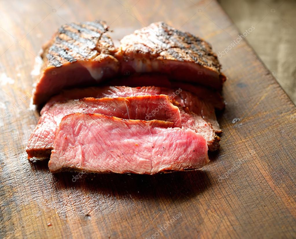 Sliced medium rear steak — Stock Photo © venge.mail.ua #128181408