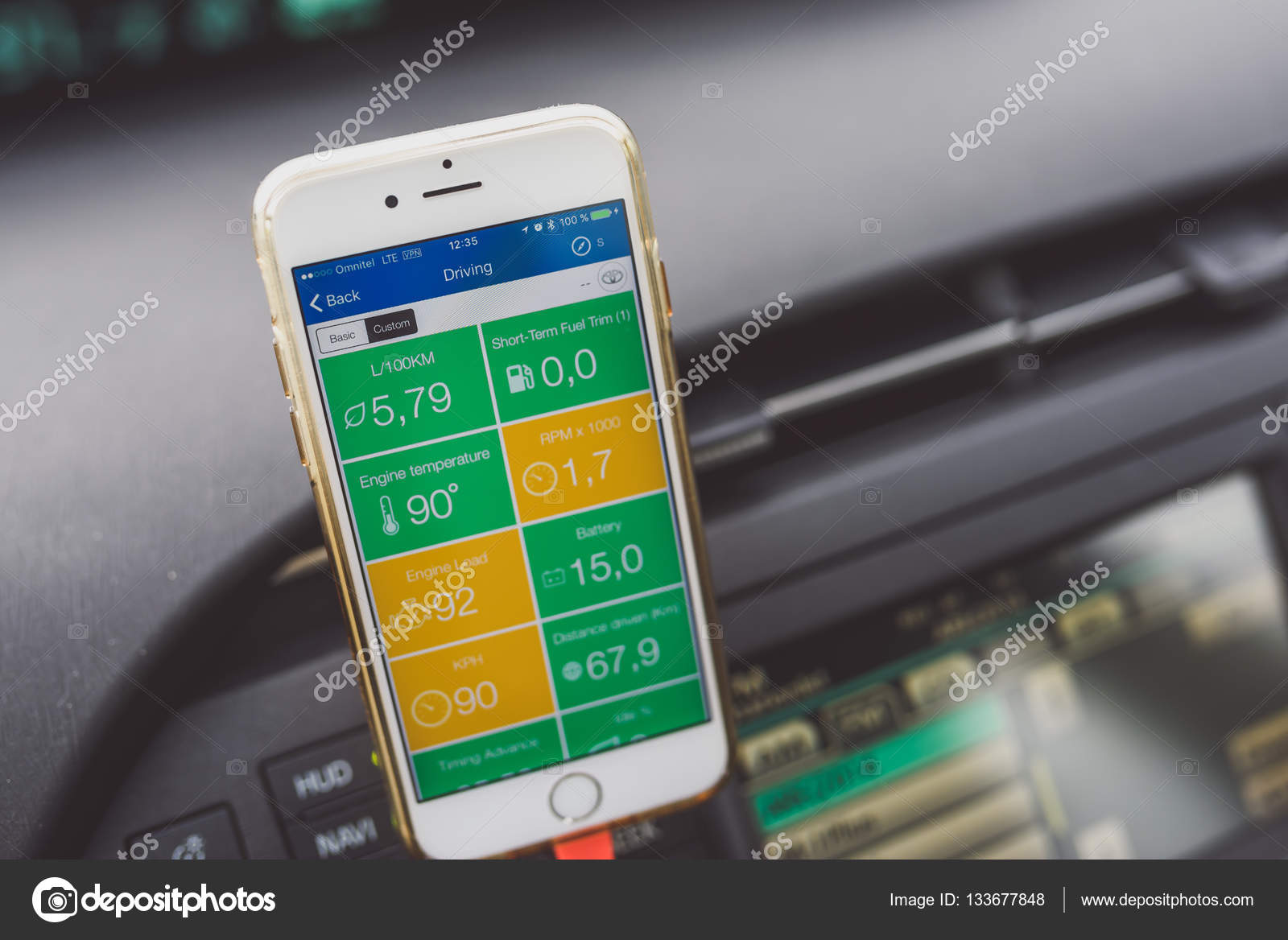 DASH smart driving app — Stock Editorial Photo © Afotoeu #133677848