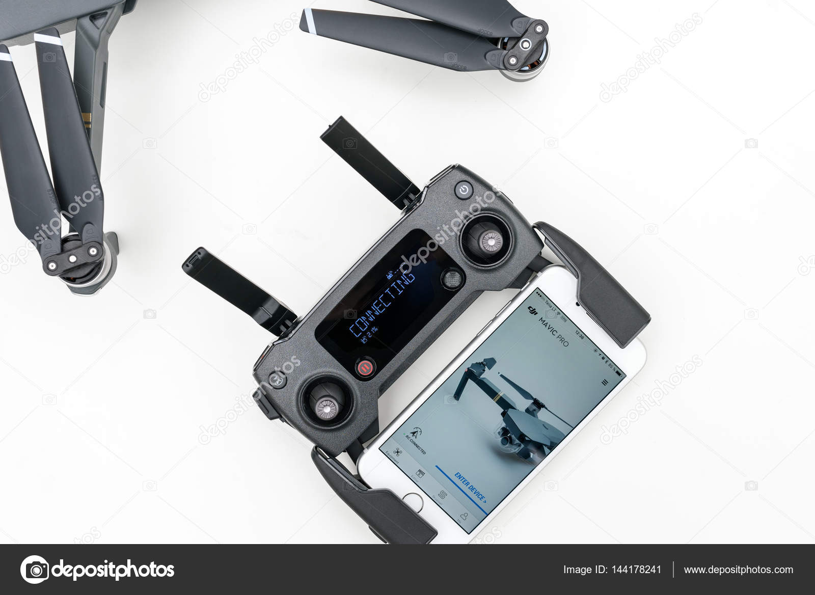 DJI Mavic Pro controller — Stock Editorial Photo © Afotoeu #144178241