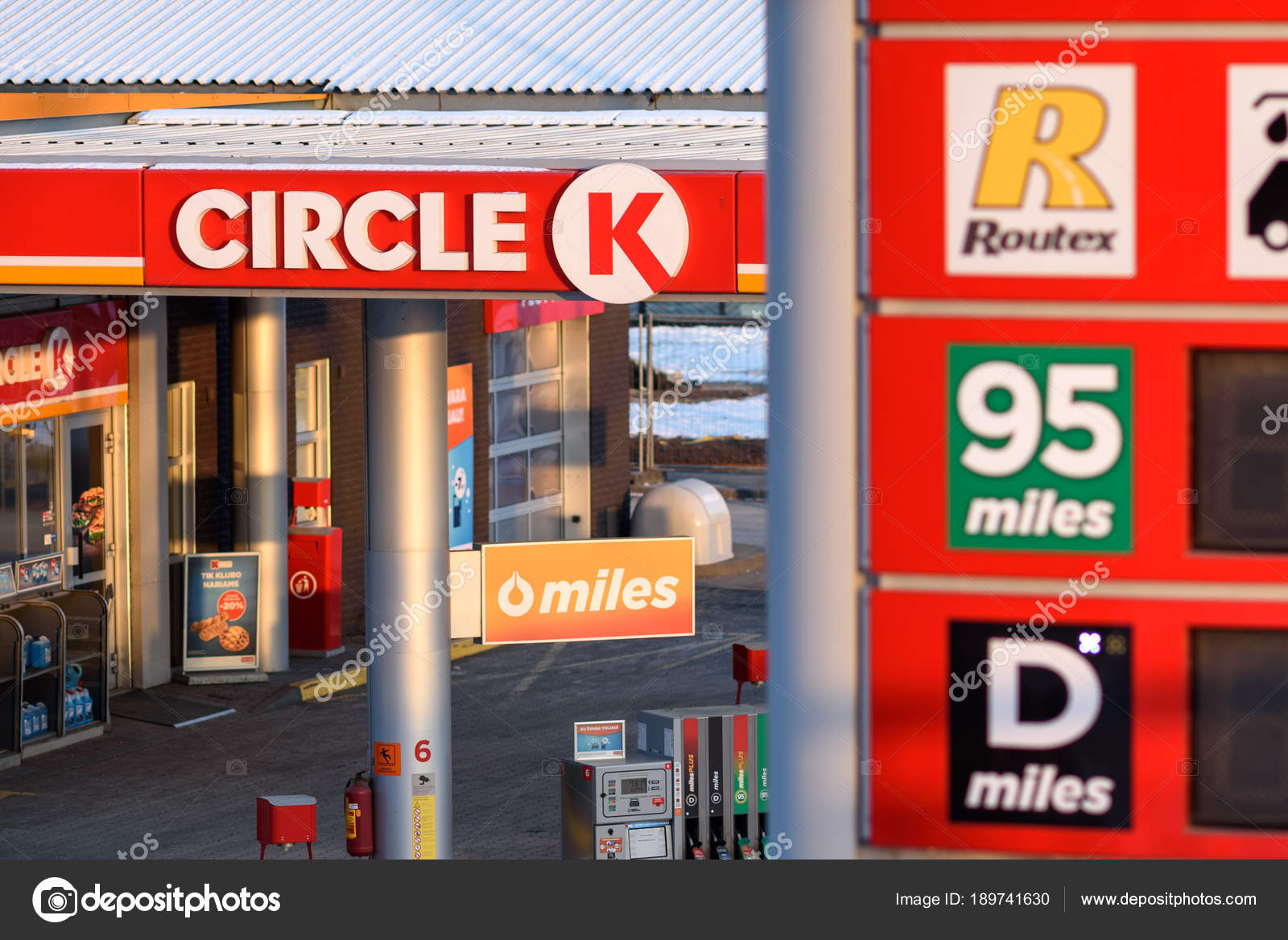 International Chain Of Convenience Stores Logo