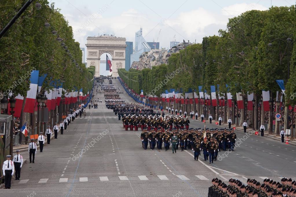 París, Francia - 14 de julio de 2012. Soldados de la Legión Extranjera ...