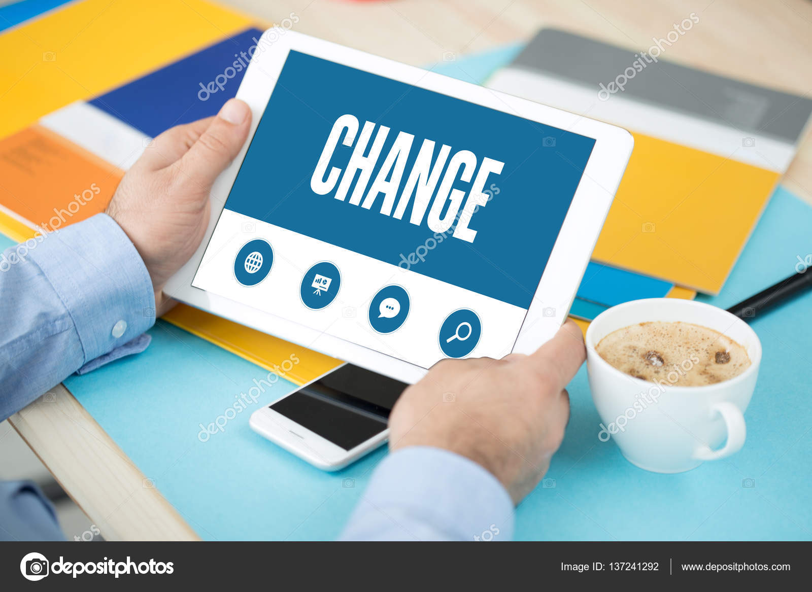 SHOWING CHANGE SCREEN Stock Photo by ©garagestock 137241292