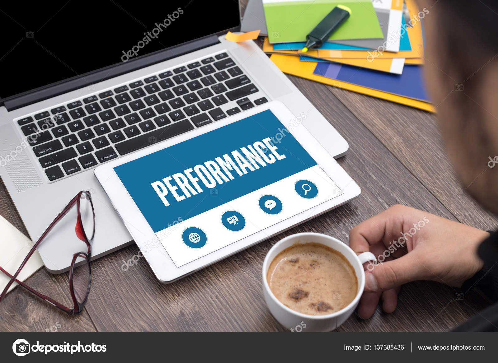 PERFORMANCE SCREEN CONCEPT — Stock Photo © garagestock #137388436