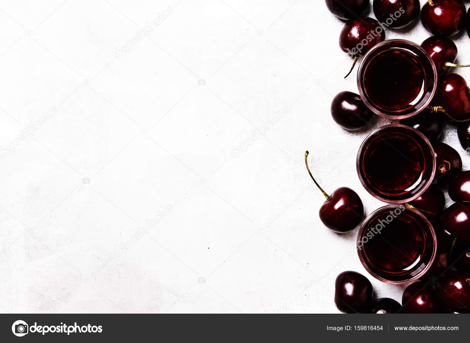 Homemade cherry liqueur Stock Photo by ©5PH 159816454