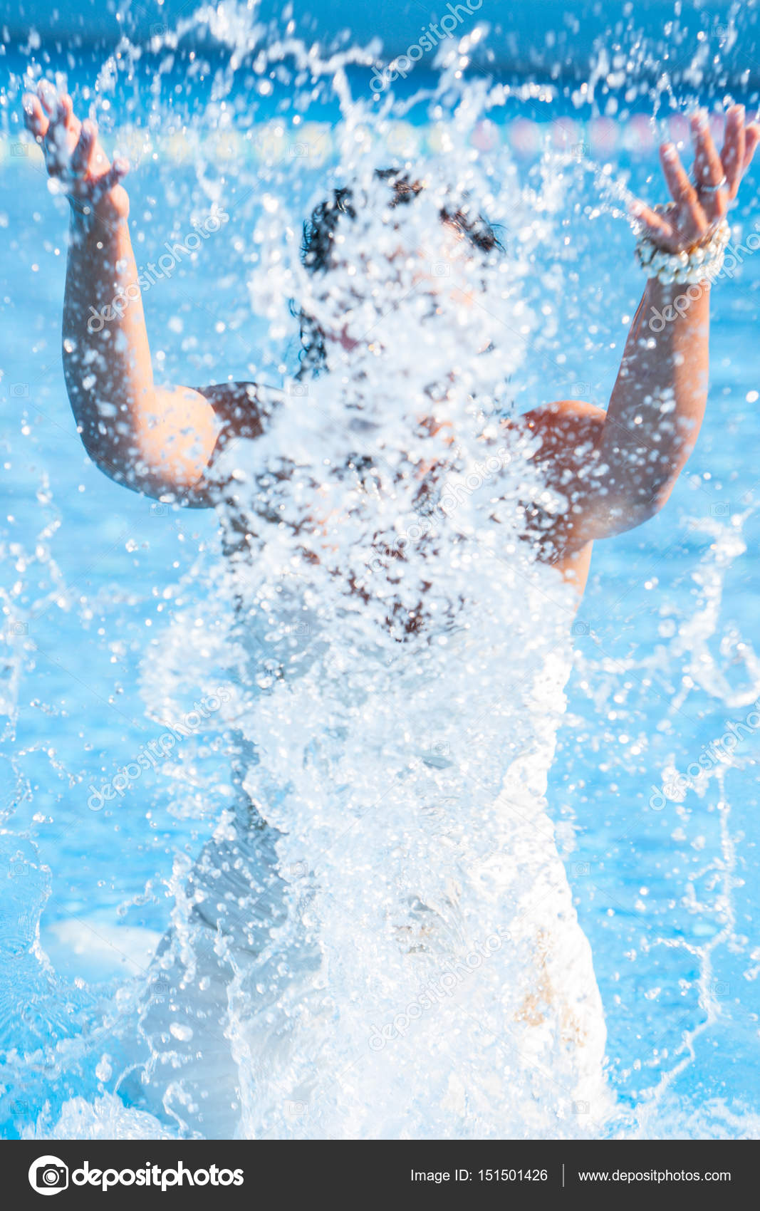 Bride in the swimming pool Stock Photo by ©bjorn999 151501426