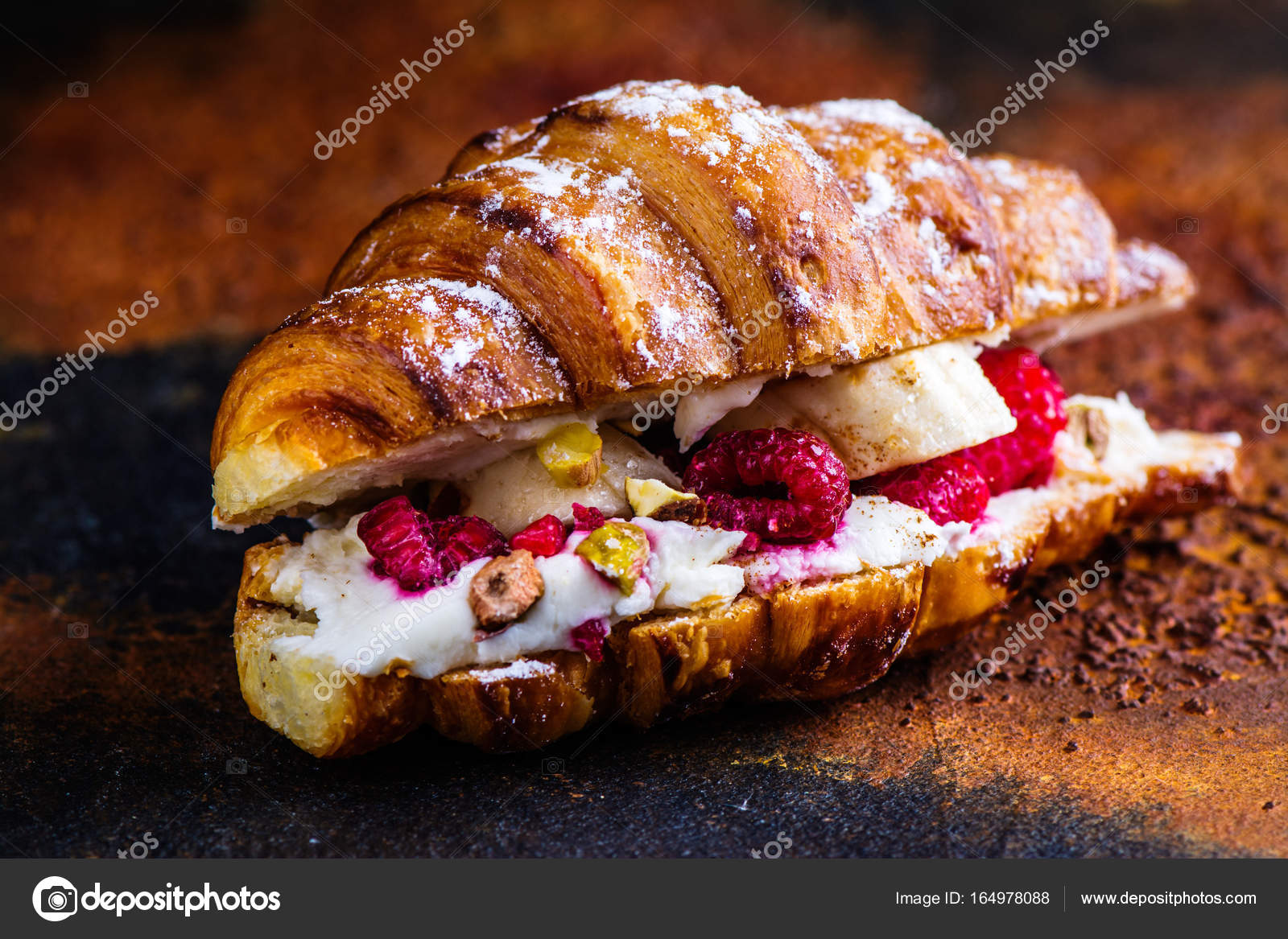 Croissant francês com creme fotos, imagens de © happy_lark #164978088